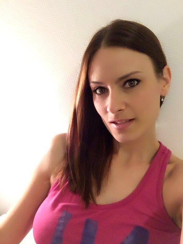 Claire Castel's Instagram, Twitter & Facebook on IDCrawl