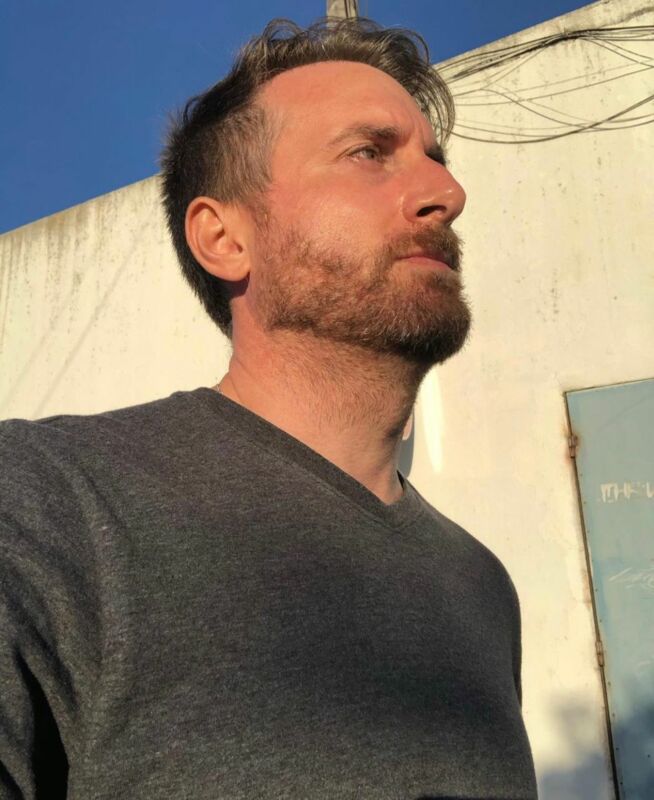 Adresse@introuvable.fr | 07 57 13 00 18 | Emmanuel (David) Théberge | 1 ...