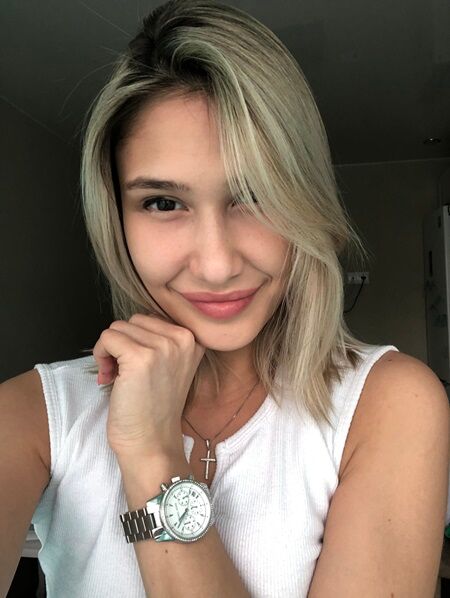 Datadreamsmileday@outlook.com | Ivory Auer - Alina | 1 signalement | 1 ...
